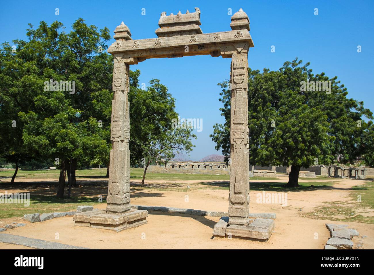 King's Balance Stone Archway Stock Photo - Alamy