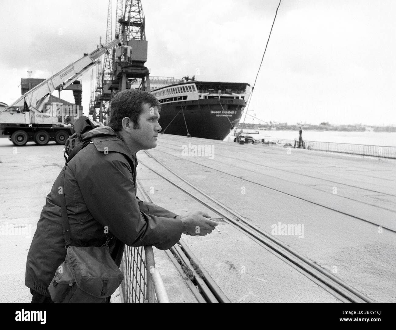 Falklands hero John Leake deep in thought after returning to ...