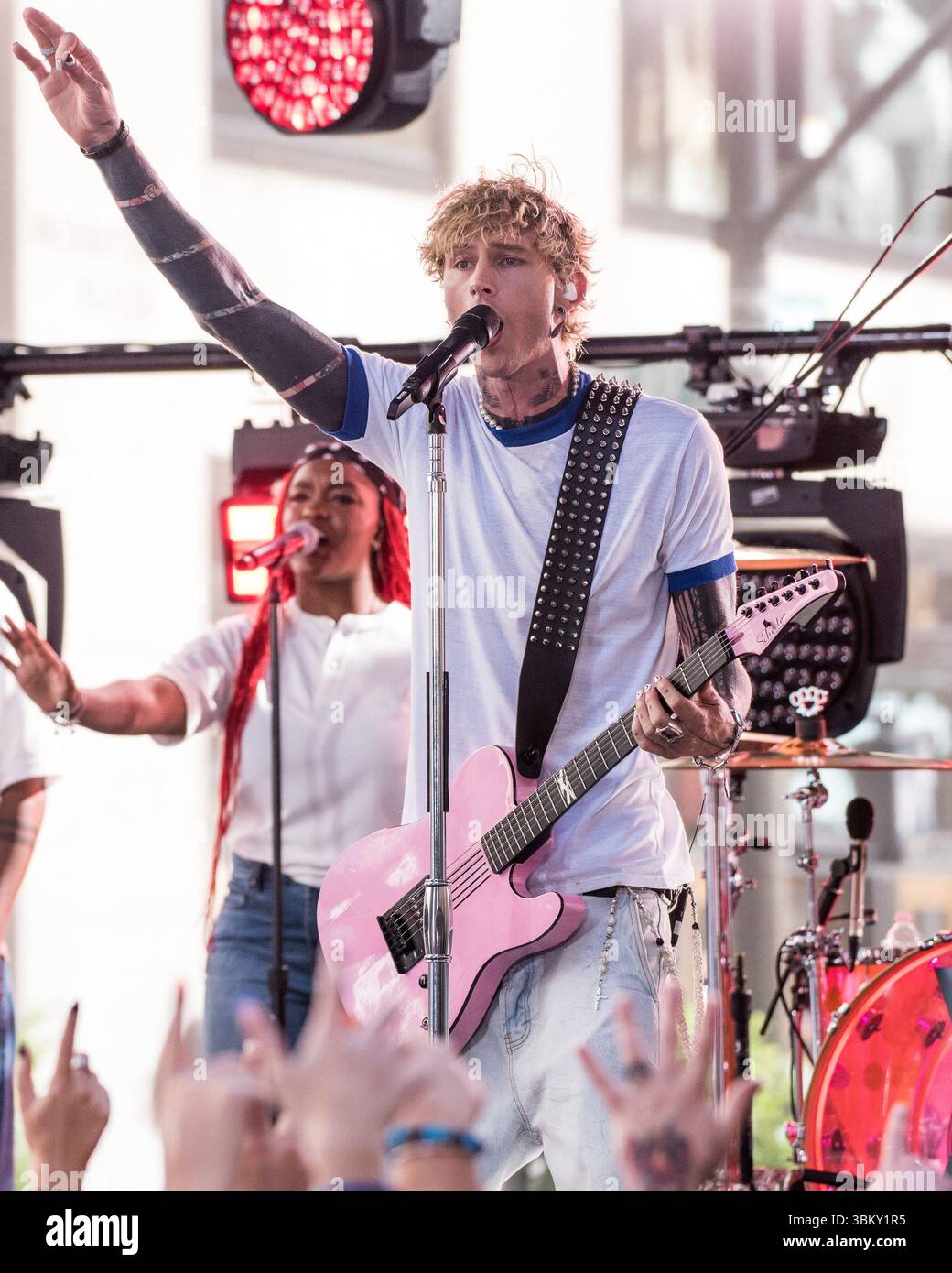 Ny. 20th June, 2025. Machine Gun Kelly, mgk on stage for NBC Today Show ...