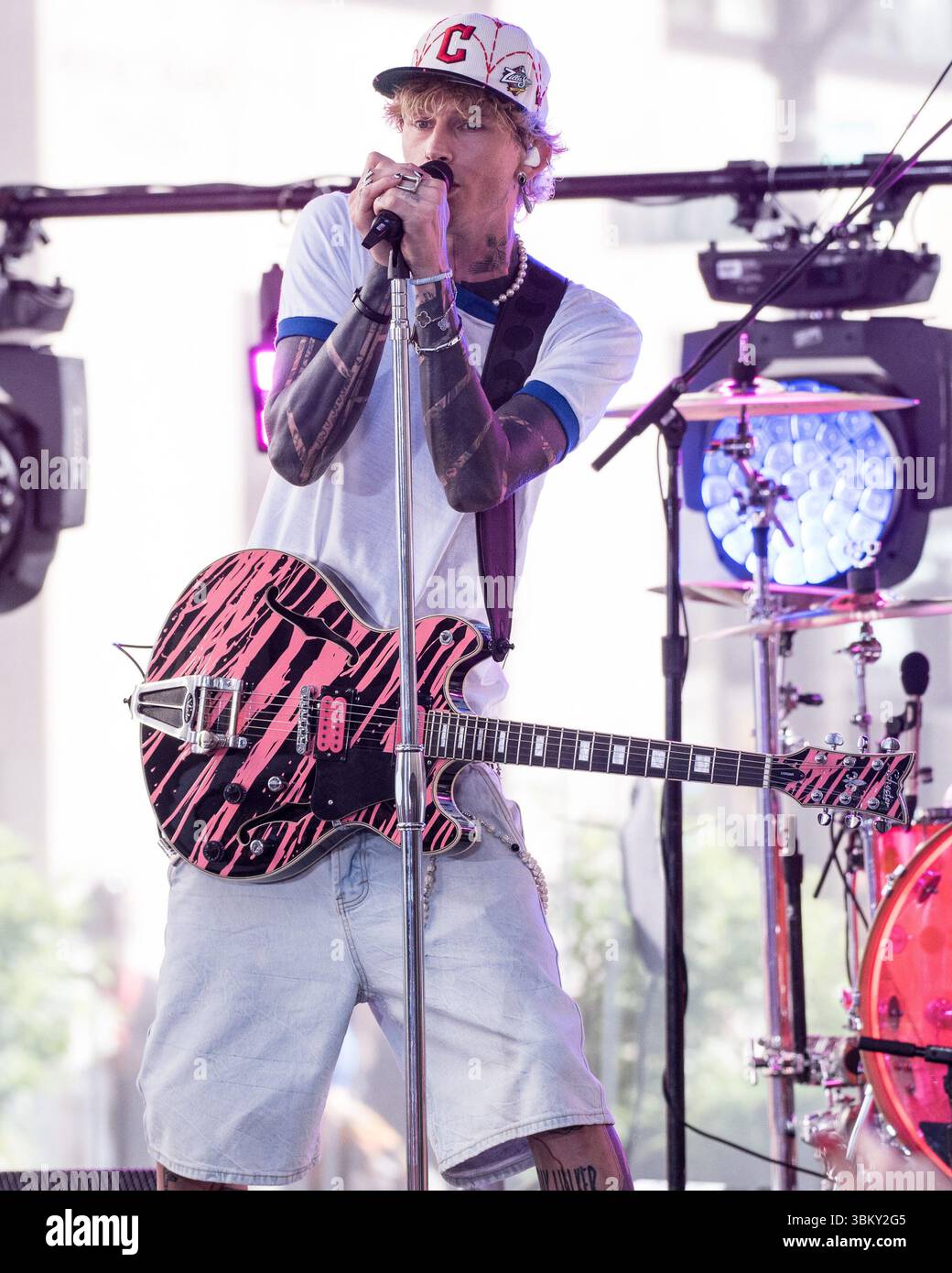 Ny. 20th June, 2025. Machine Gun Kelly, mgk on stage for NBC Today Show ...