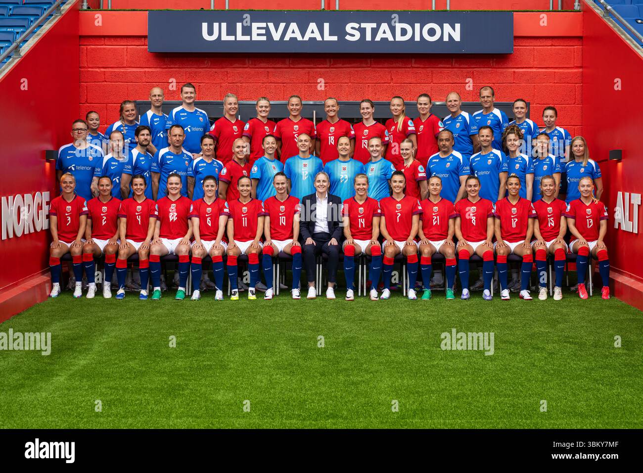 250623 Players and staff of the Norwegian women's national football ...
