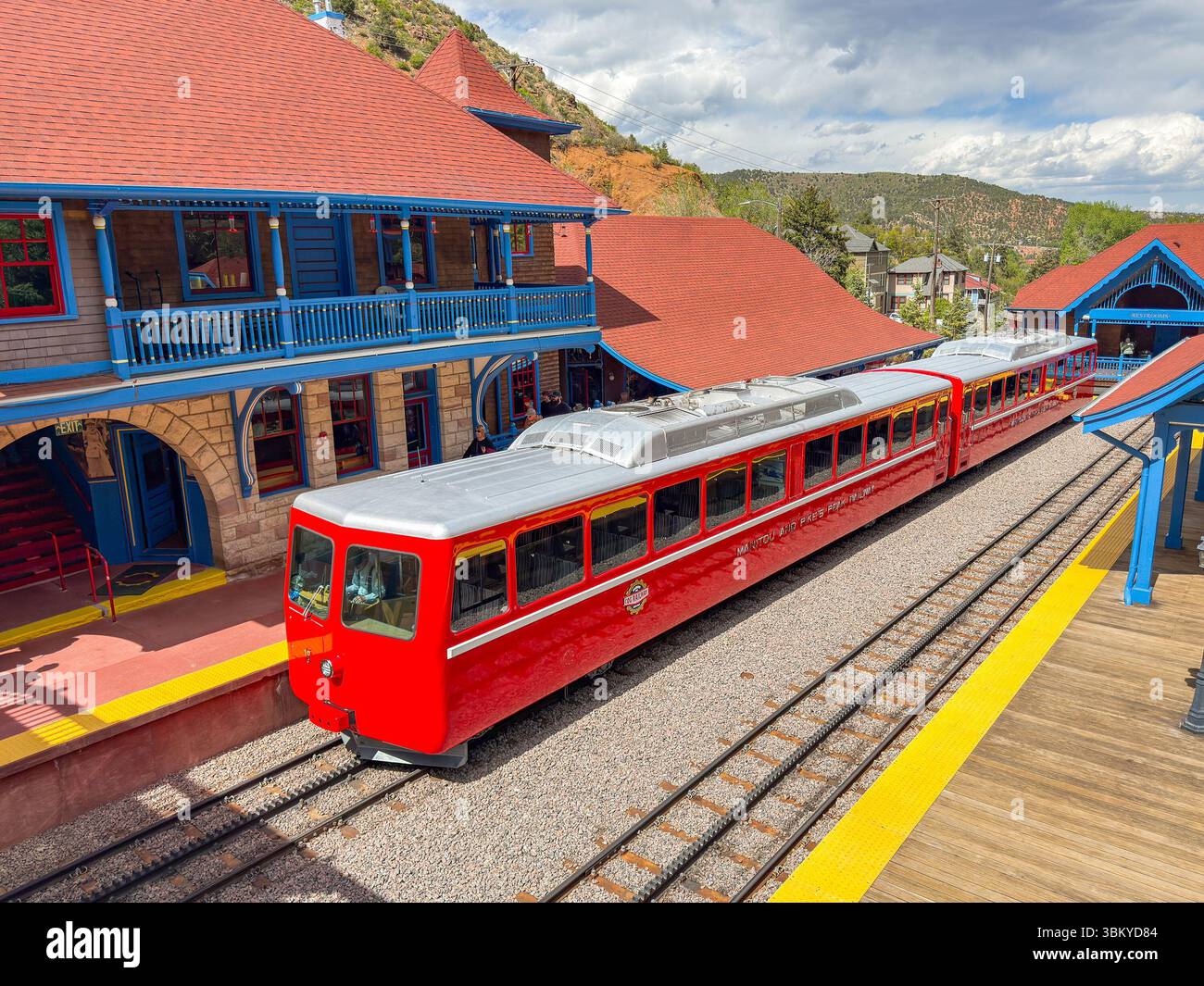 Base to peak smartphone stock photos and images - Alamy