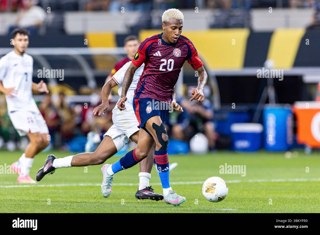 ARLINGTON, TX - JUNE 18: Costa Rica midfielder Josimar Alcocer (#20 ...
