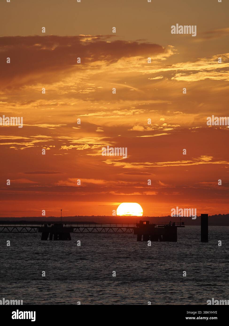 Sheerness, Kent, UK. 23rd June, 2025. UK Weather: sunset in Sheerness ...