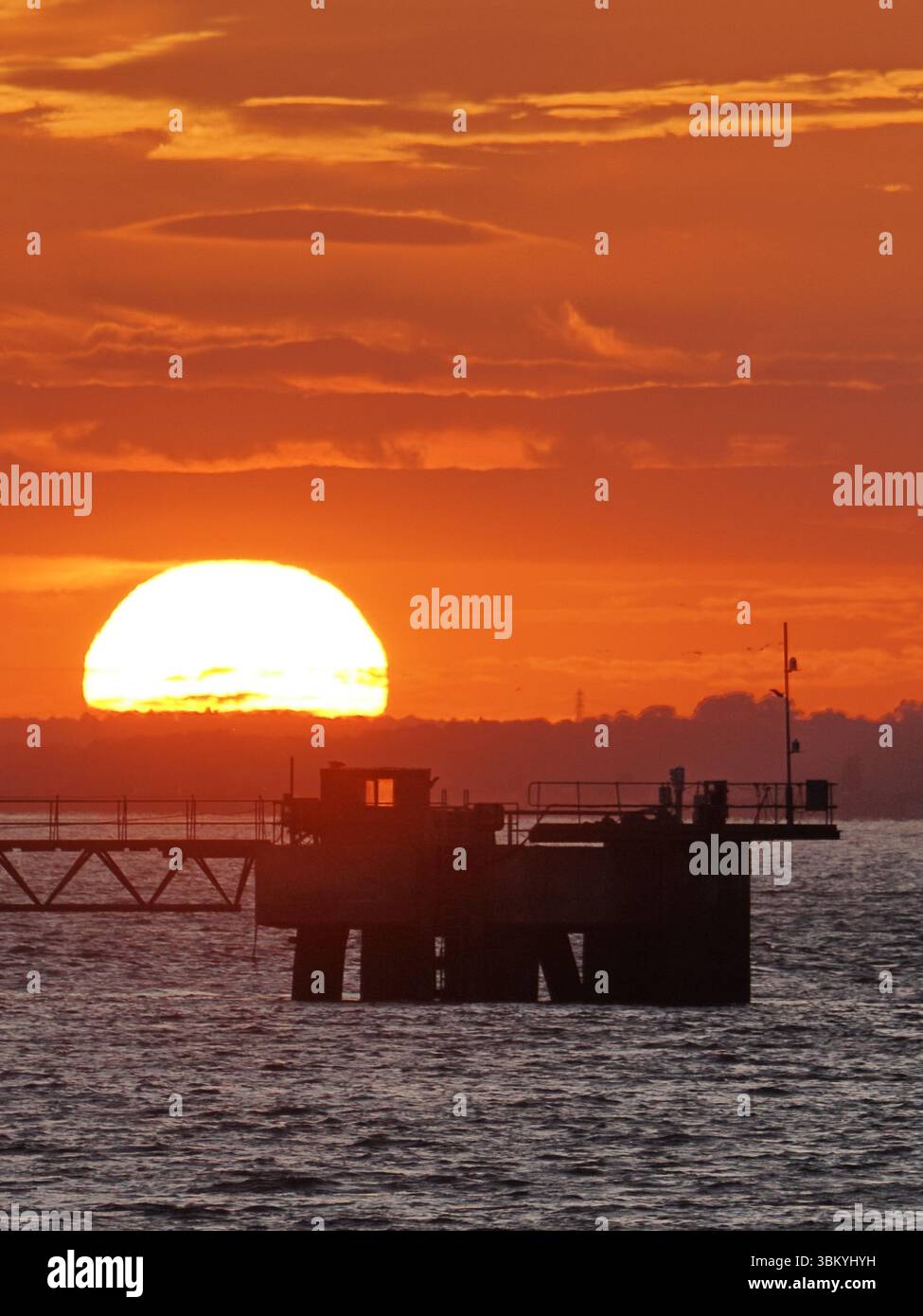 Sheerness, Kent, UK. 23rd June, 2025. UK Weather: sunset in Sheerness ...