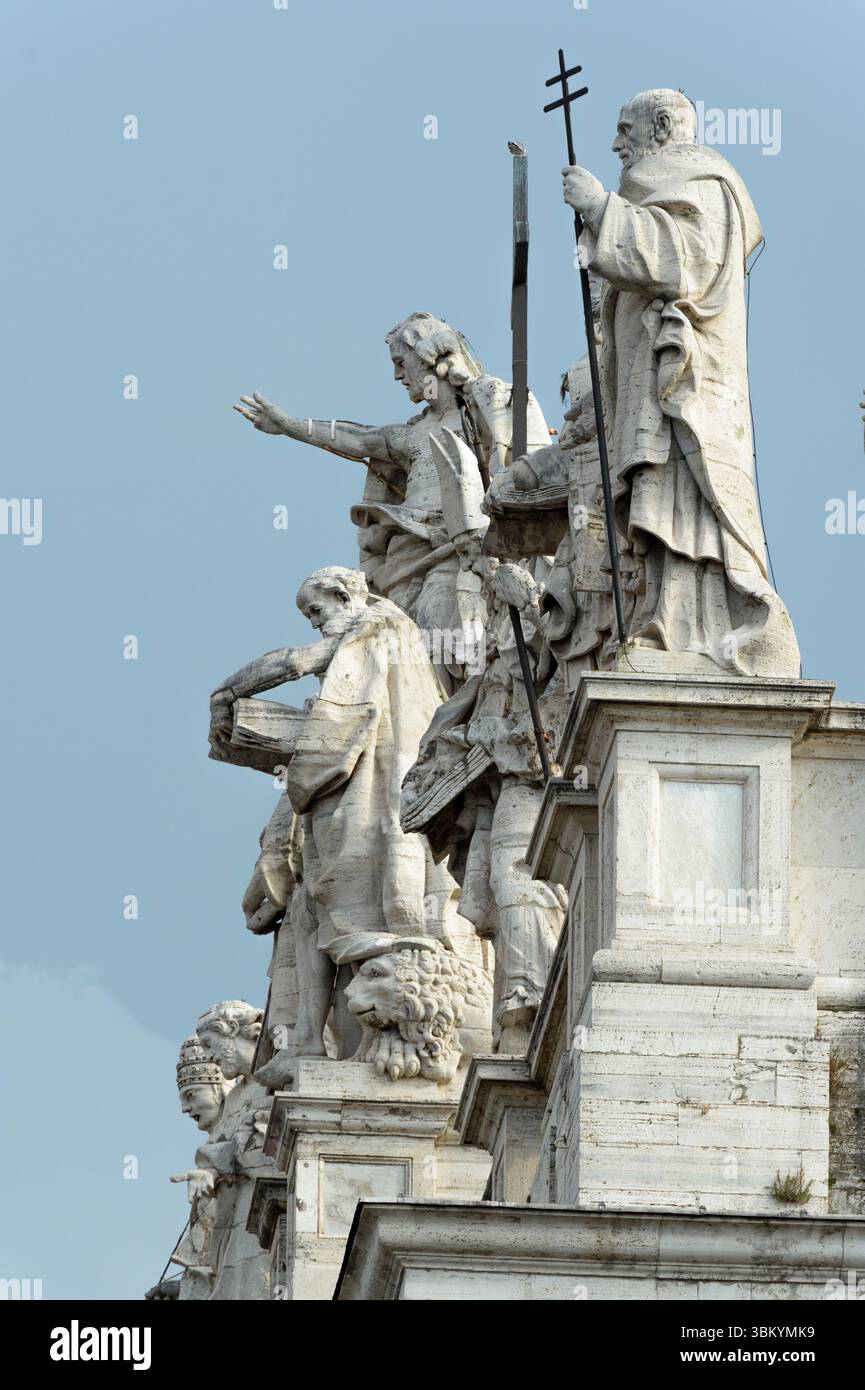 Rome, Italy. 22nd June, 2025. The statues of Christ and the Apostles ...