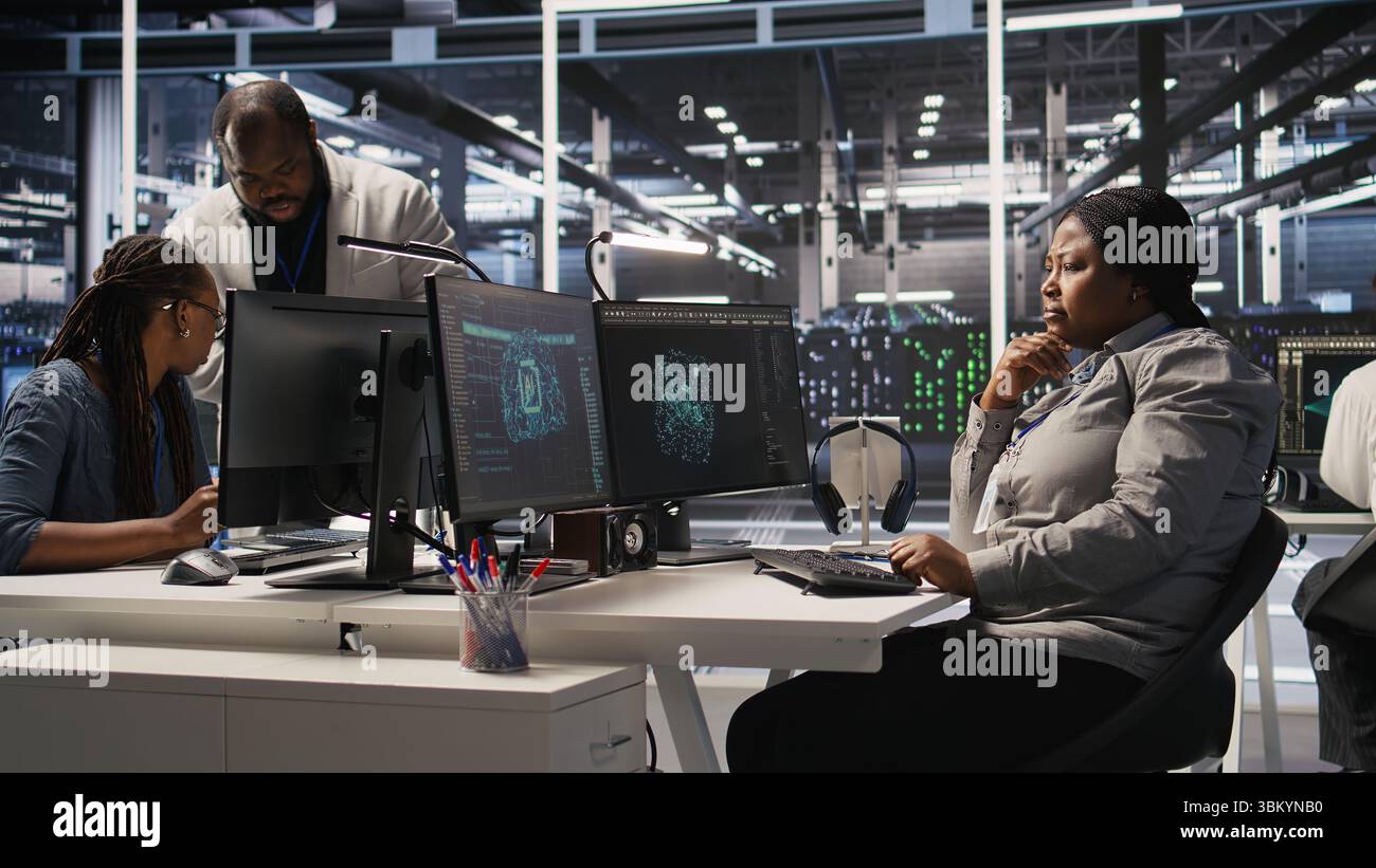 Data center technician doing software hi-res stock photography and images - Alamy