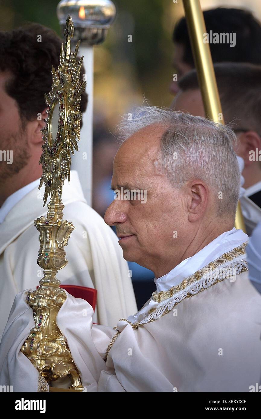 ROME, ITALY - JUNE 22: Pope Leo XIV leads the Corpus Domini procession ...