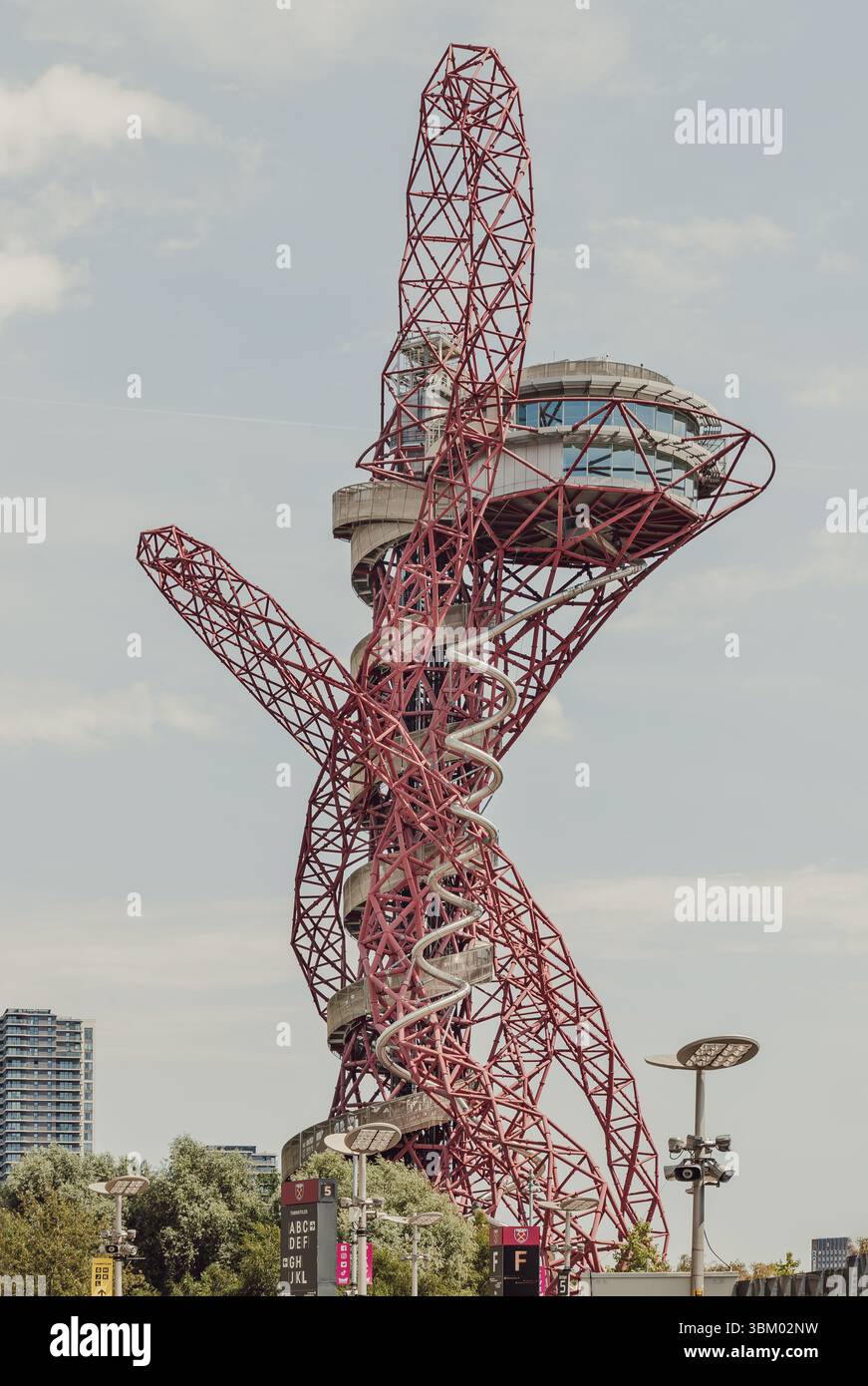 London, UK - Jun 21, 2025 - A stunning sculpture of ArcelorMittal Orbit ...