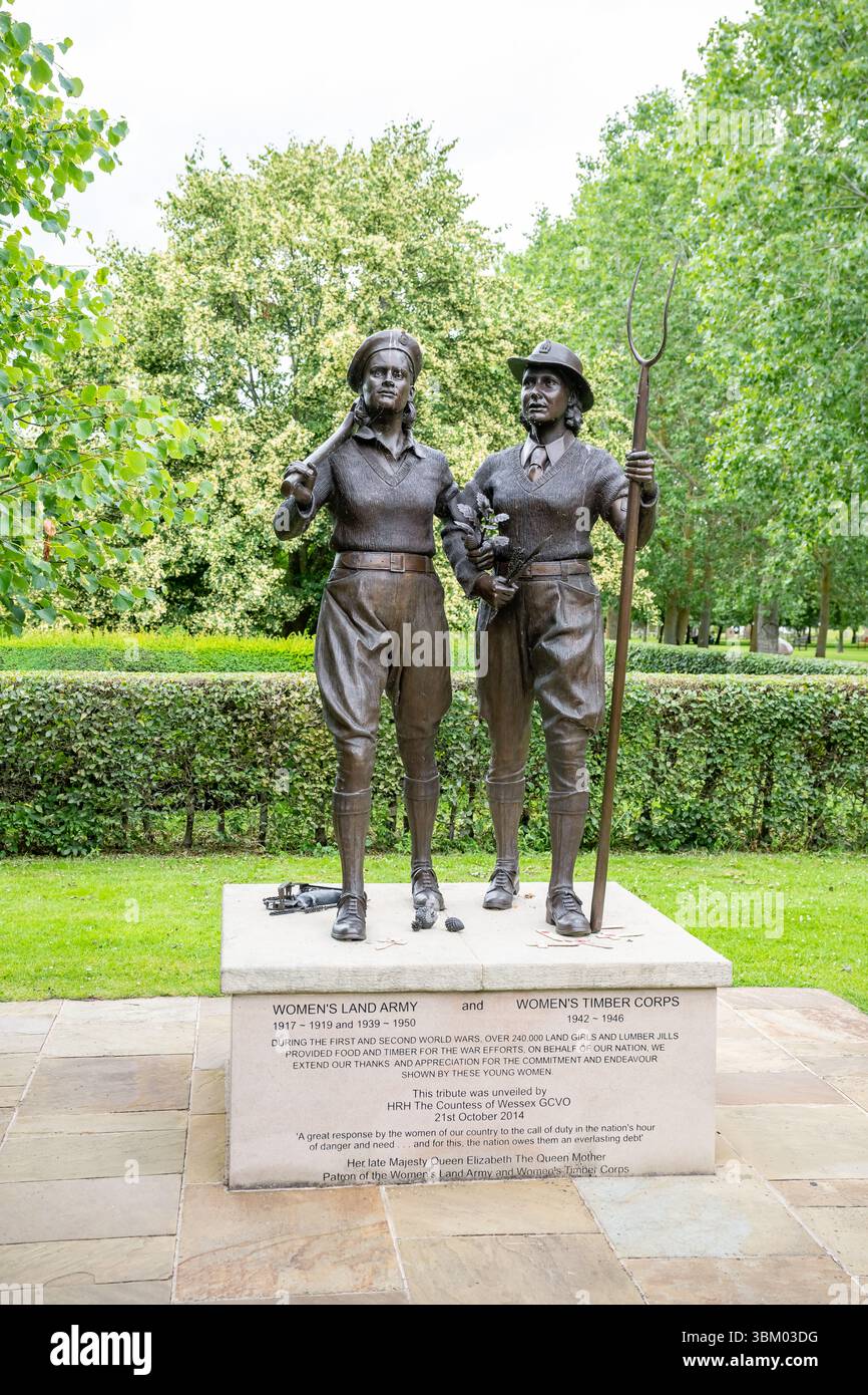 Women’s Land Army Memorial, National Memorial Arboretum, Alrewas ...