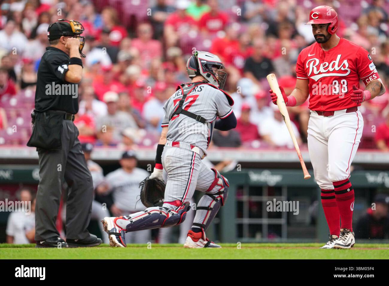 Cincinnati Reds' Christian Encarnacion-Strand (33) reacts after ...