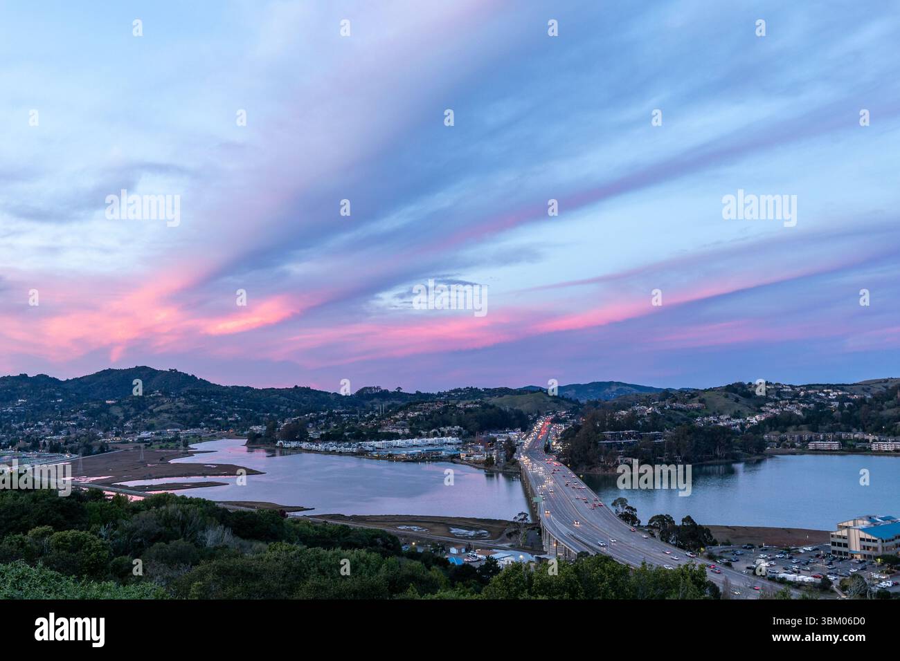 Sunset view shows city skyline hi-res stock photography and images - Alamy