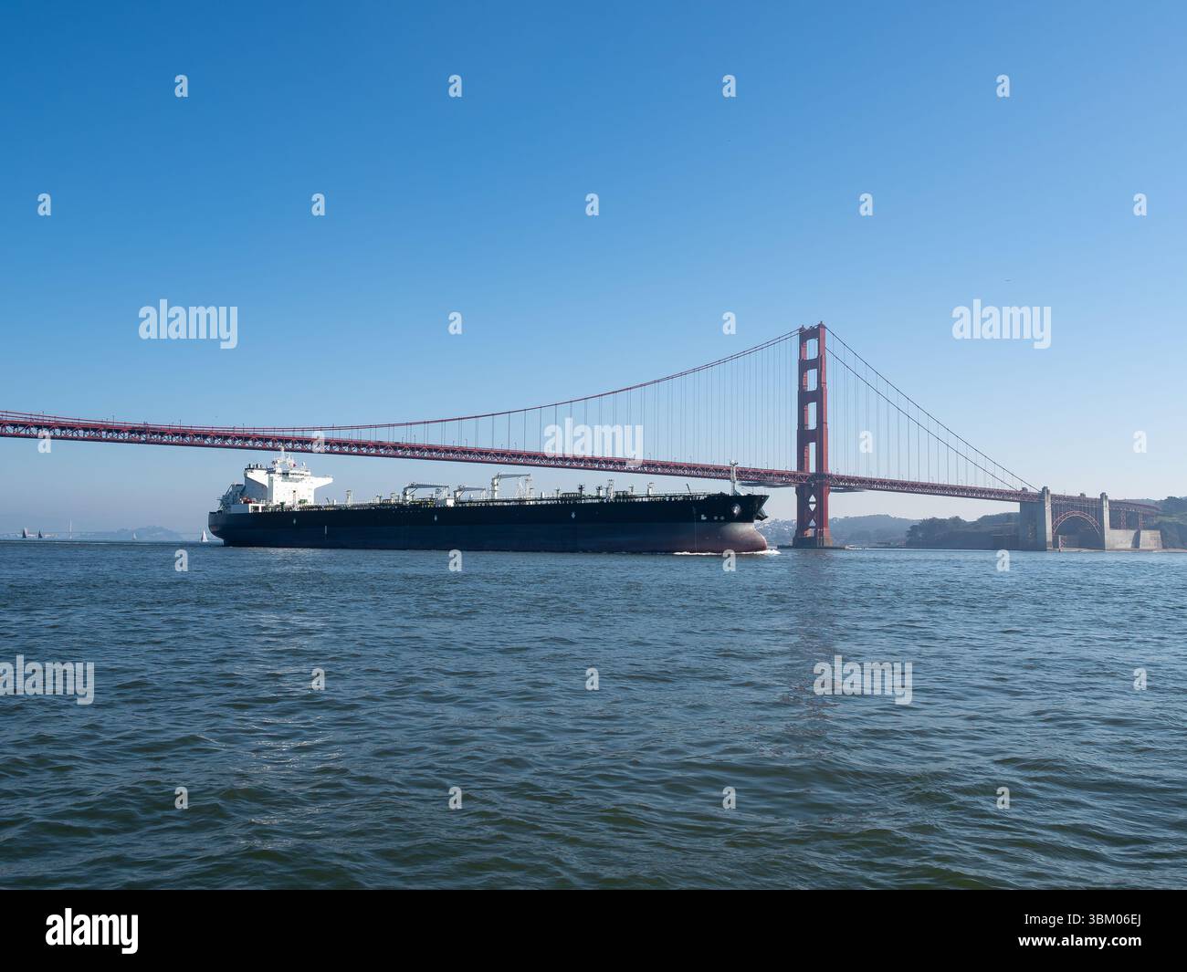 The Polaris Voyager, a large tanker ship, sails under the Golden Gate ...