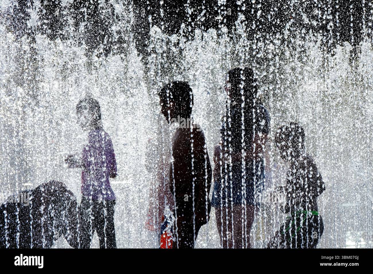Londons southbank 2025 hi-res stock photography and images - Alamy
