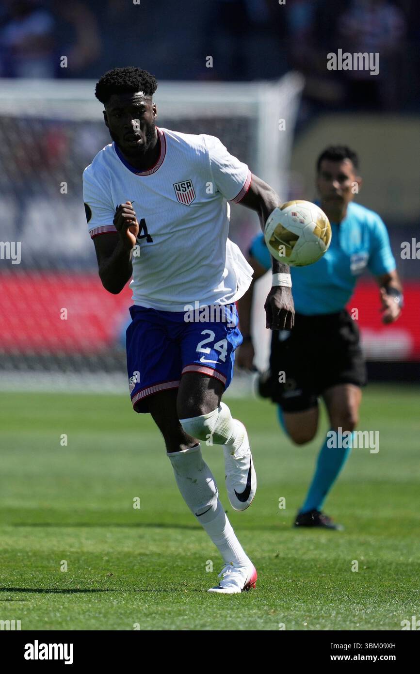 United States forward Patrick Agyemang (24) runs toward the ball during ...