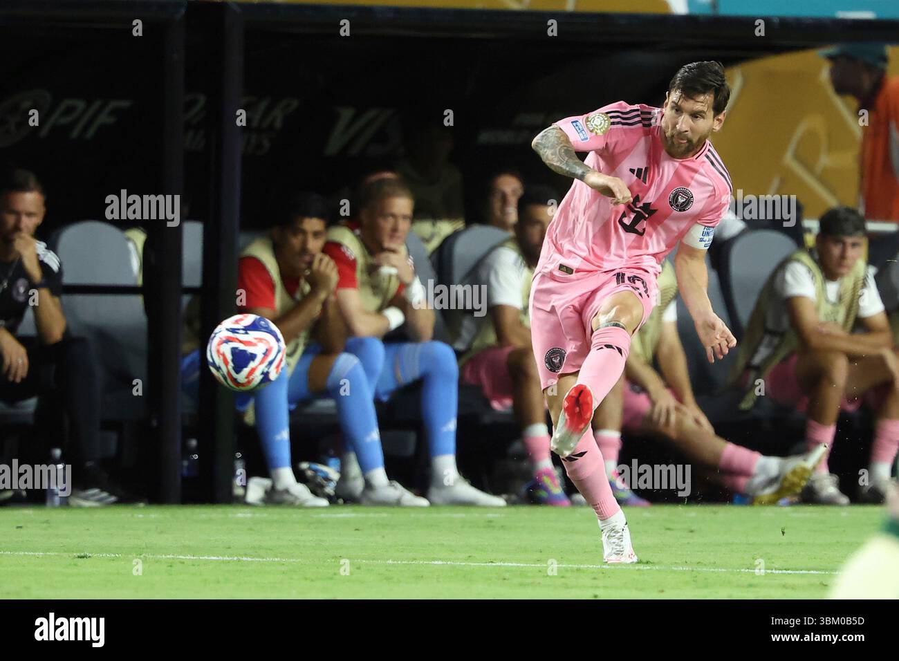 MIAMI GARDENS, FL - JUNE 23: Inter Miami forward Lionel Messi (10 ...