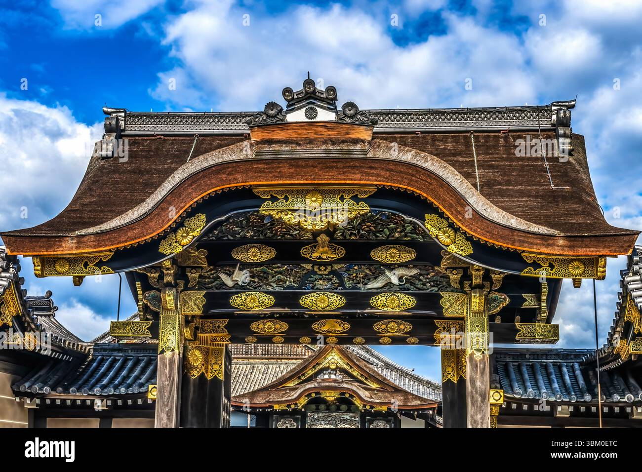 Colorful ornate entrance Karamon Gate, Nijo Castle, Kyoto, Japan ...