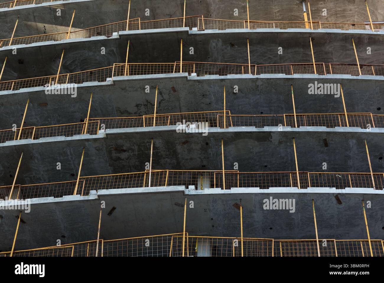 Office building under construction crane hi-res stock photography and ...