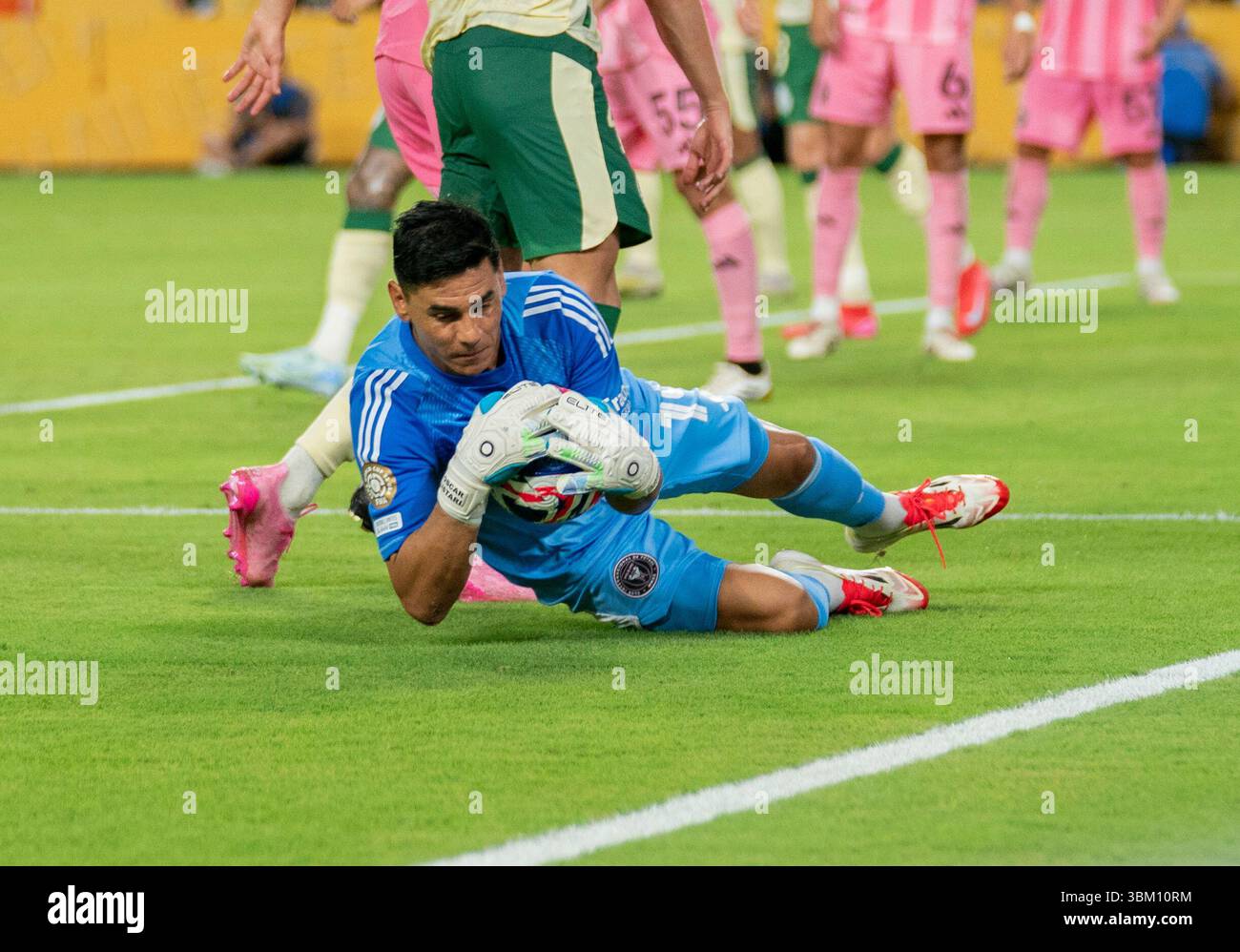 Miami Gardens, USA. 24th June, 2025. Oscar Ustari (Inter Miami, #19 ...