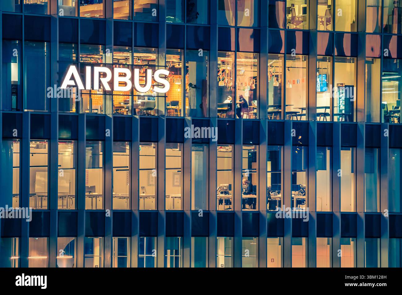 Airbus headquarters hi-res stock photography and images - Alamy