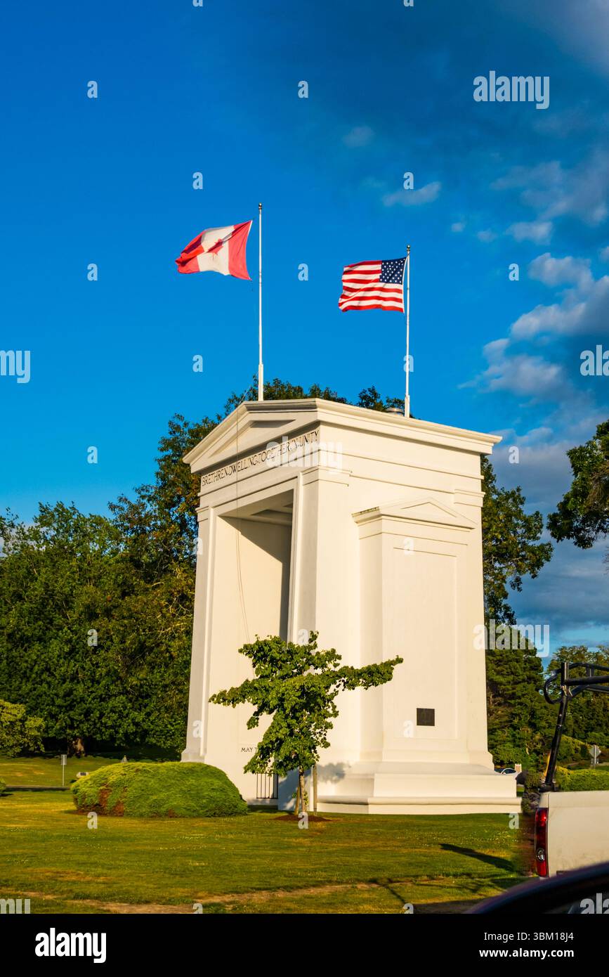Peace Arch, US-Canada border at Blaine, Washington State, USA Stock ...