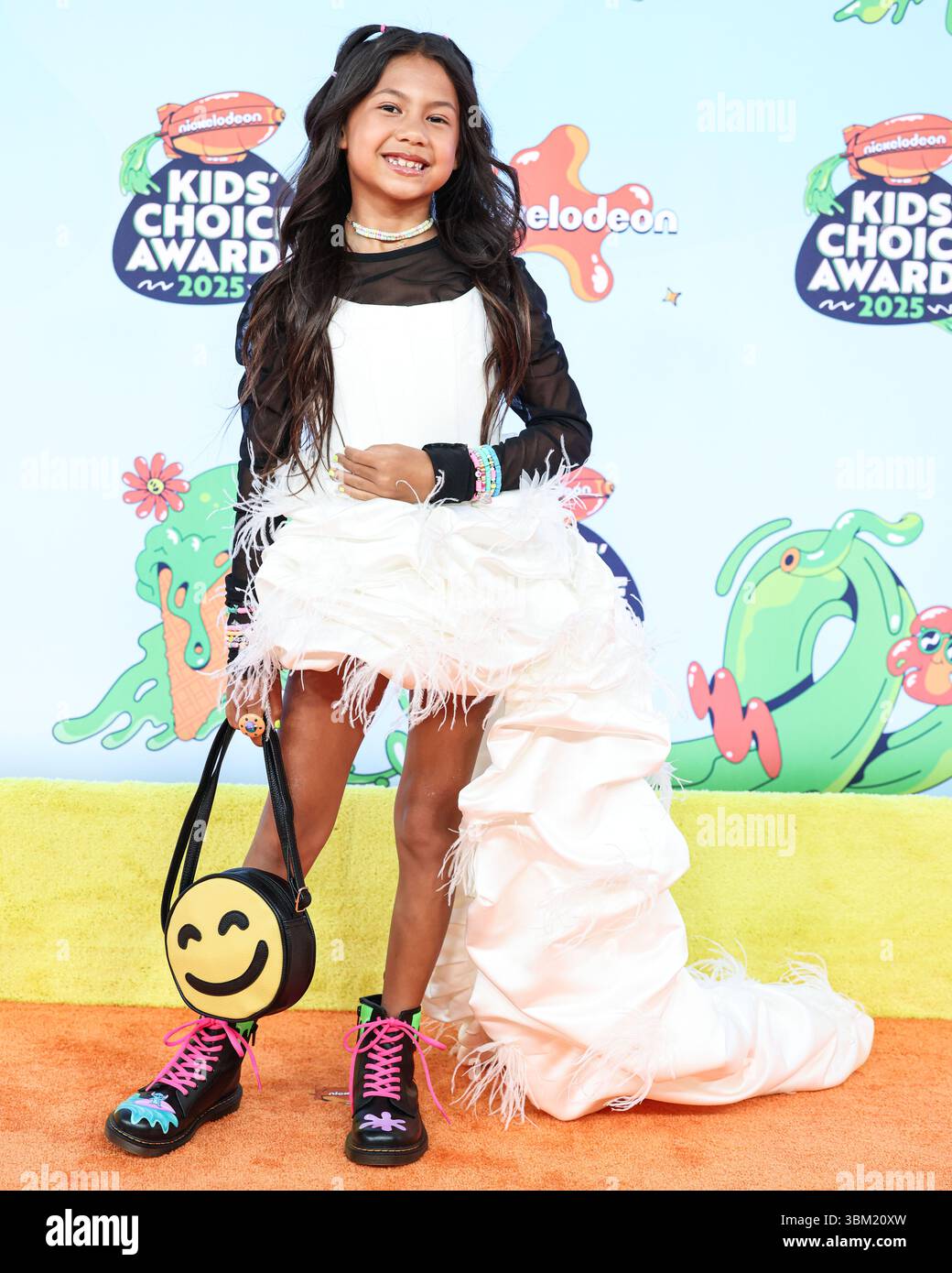 SANTA MONICA, LOS ANGELES, CALIFORNIA, USA - JUNE 21: Hawaiian child ...