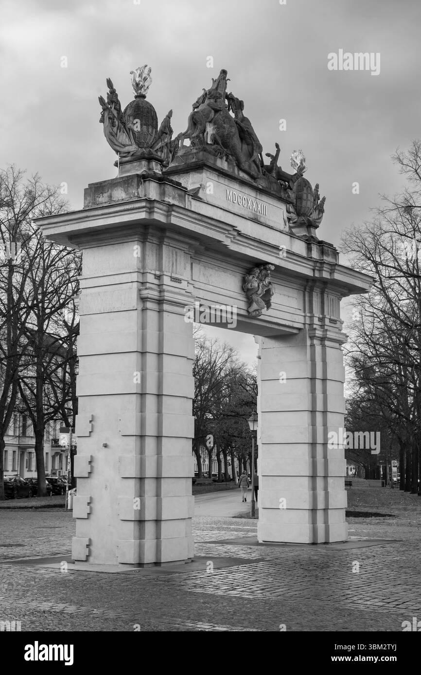 Architecture gate tourist Black and White Stock Photos & Images - Alamy