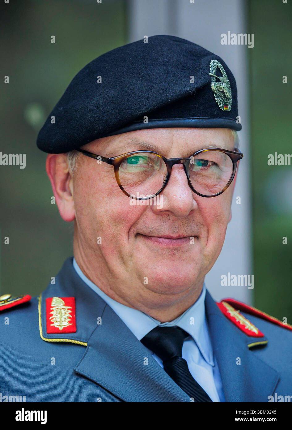 Generalmajor Andreas Henne, Kommandeur Heimatschutzdivision ...