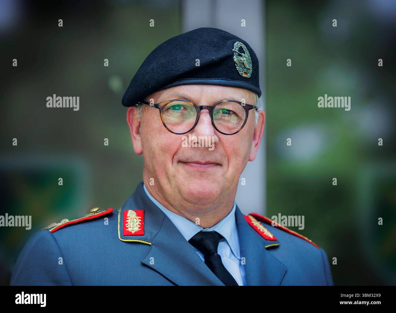 Generalmajor Andreas Henne, Kommandeur Heimatschutzdivision ...