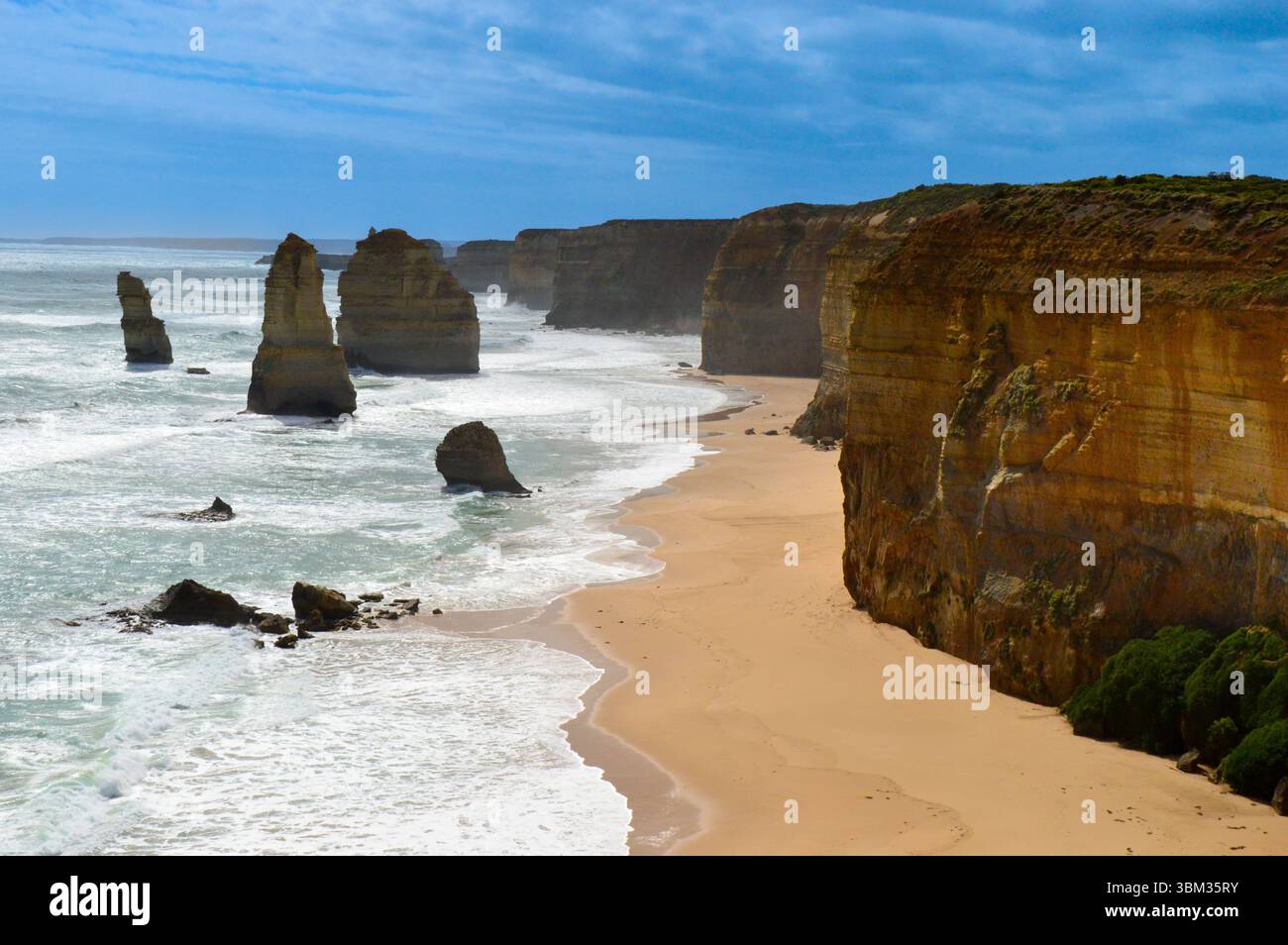 Twelve Apostles limestone stacks off Great Ocean Road, iconic natural ...