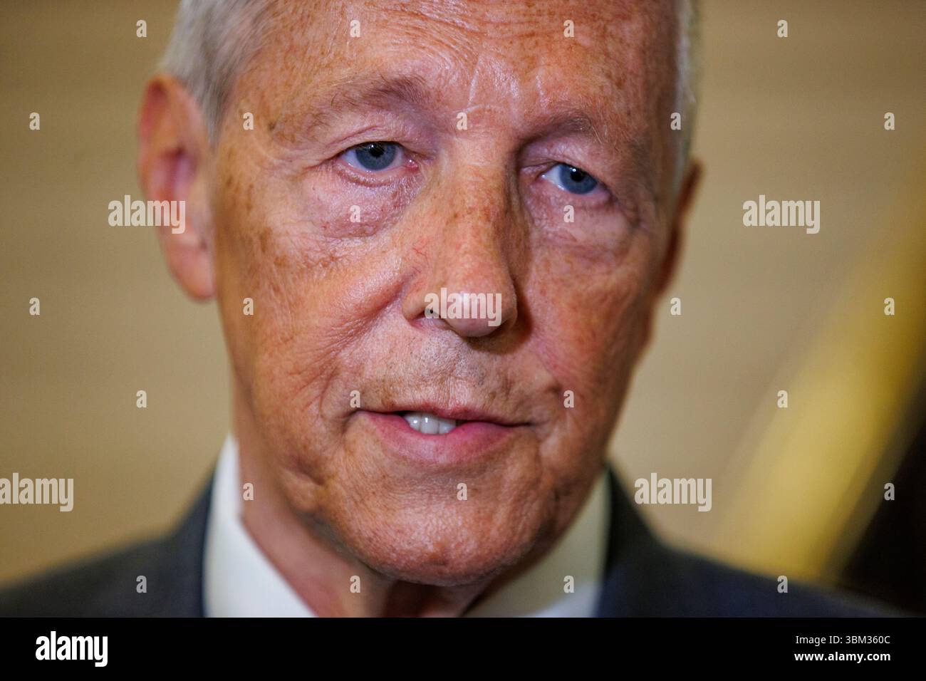 Former Northern Ireland first minister Peter Robinson speaks to the ...