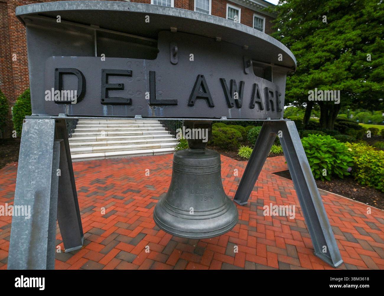 The bell from the USS Delaware is in front of the Public Archives and ...