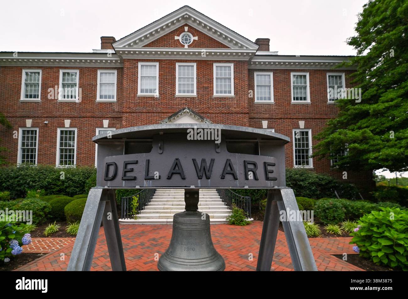 The bell from the USS Delaware is in front of the Public Archives and ...