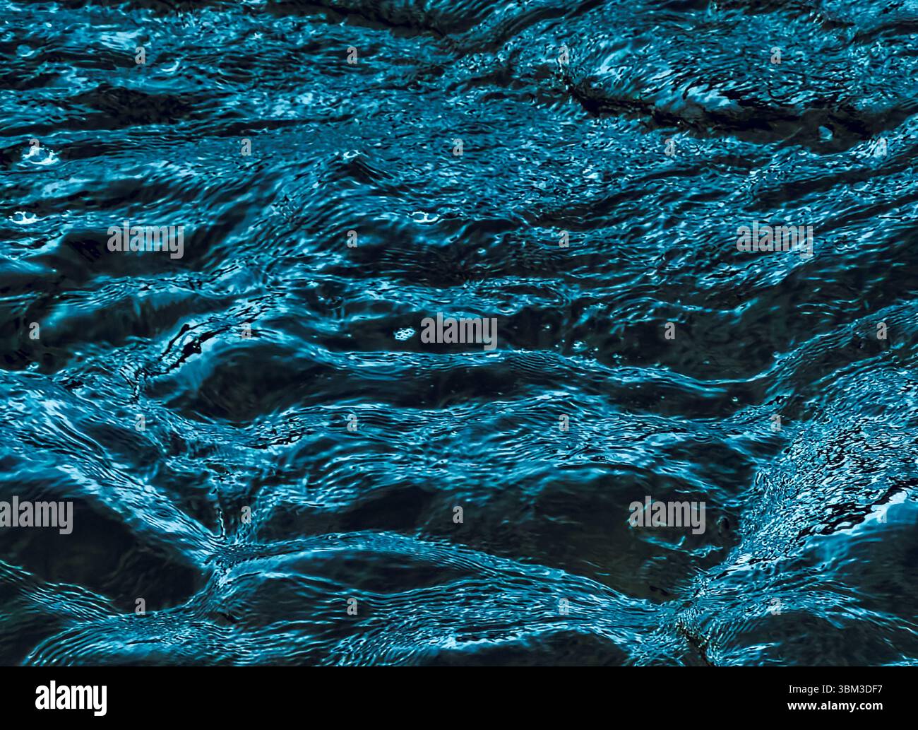 Dynamic Close-Up of Turbulent Ocean Waves with Glimmering Turquoise ...
