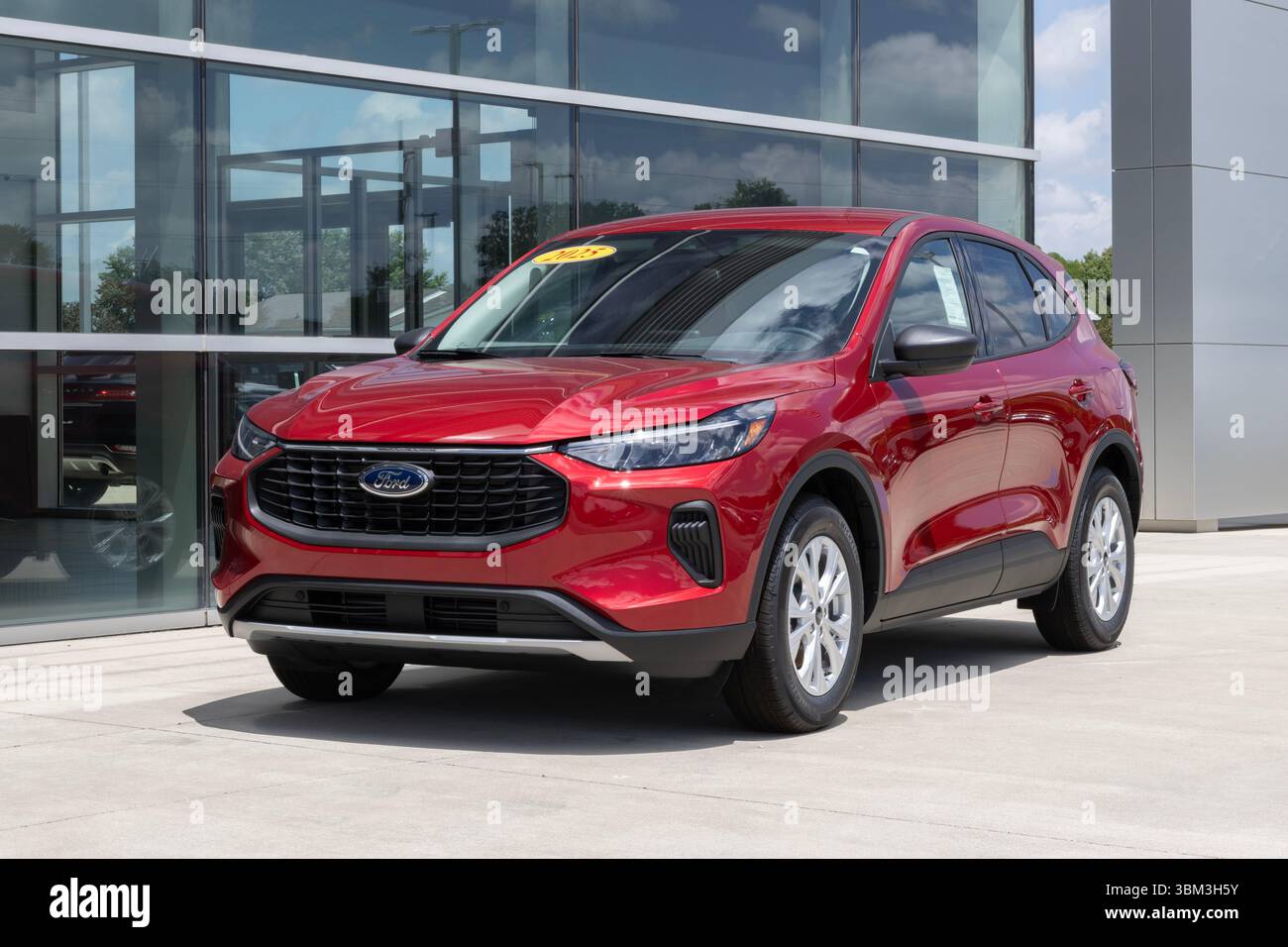 Kokomo - June 22, 2025: Ford Escape FWD Active SUV display at a ...