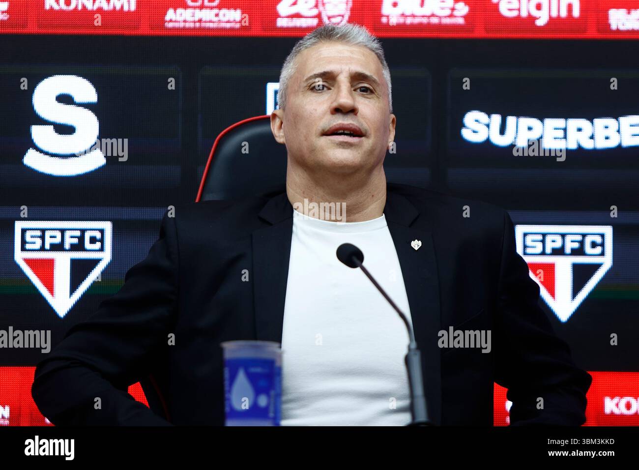 Hernan Crespo during his presentation as the new coach of Sao Paulo FC ...