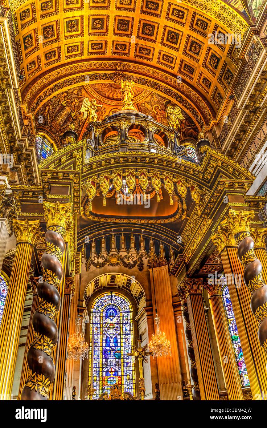 Colorful high altar, St. Paul's Cathedral, London, England. Architect ...