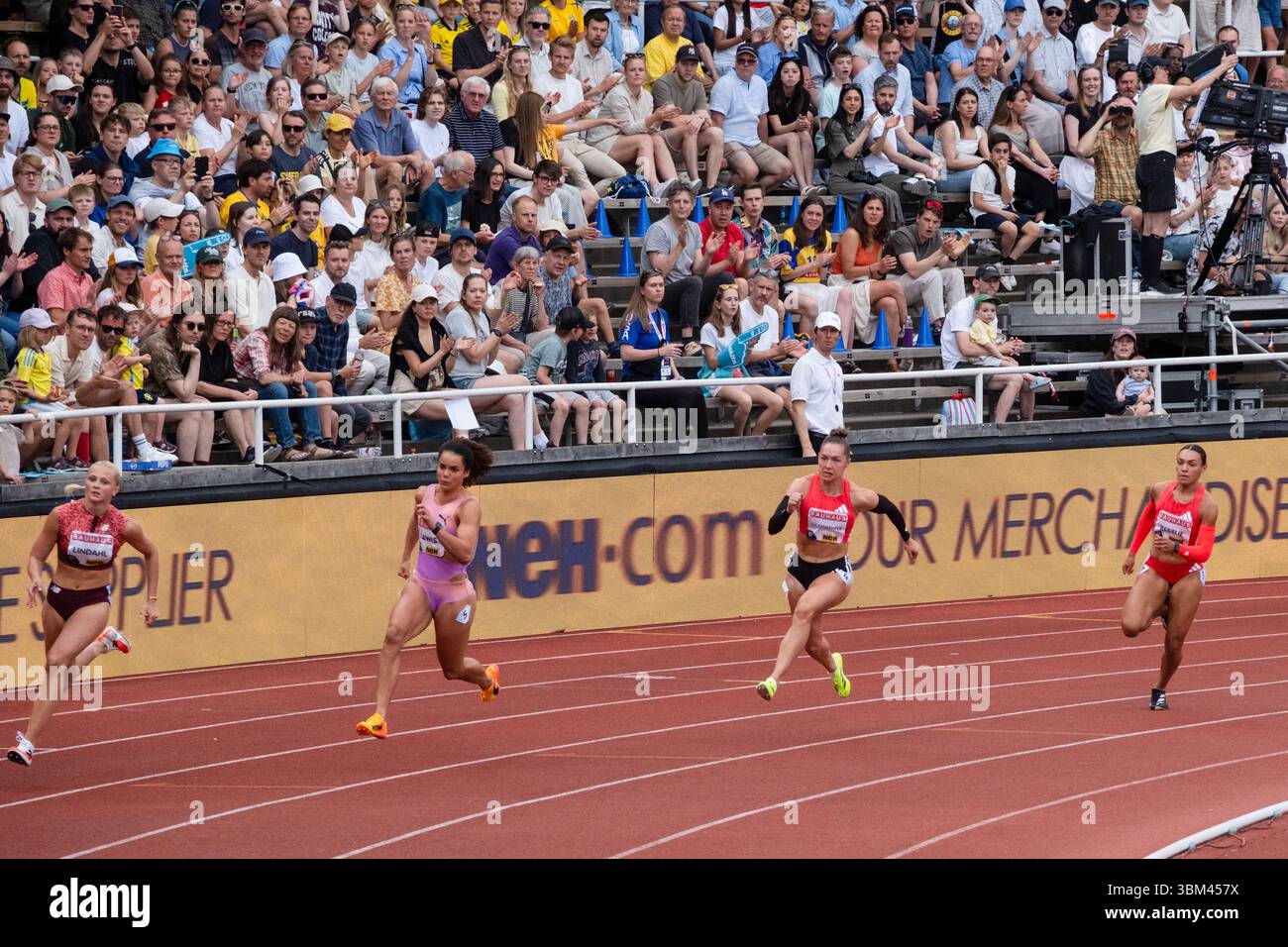Jaël Bestué of Spain, Gina Lückenkemper of Germany, Nora Lindahl of ...