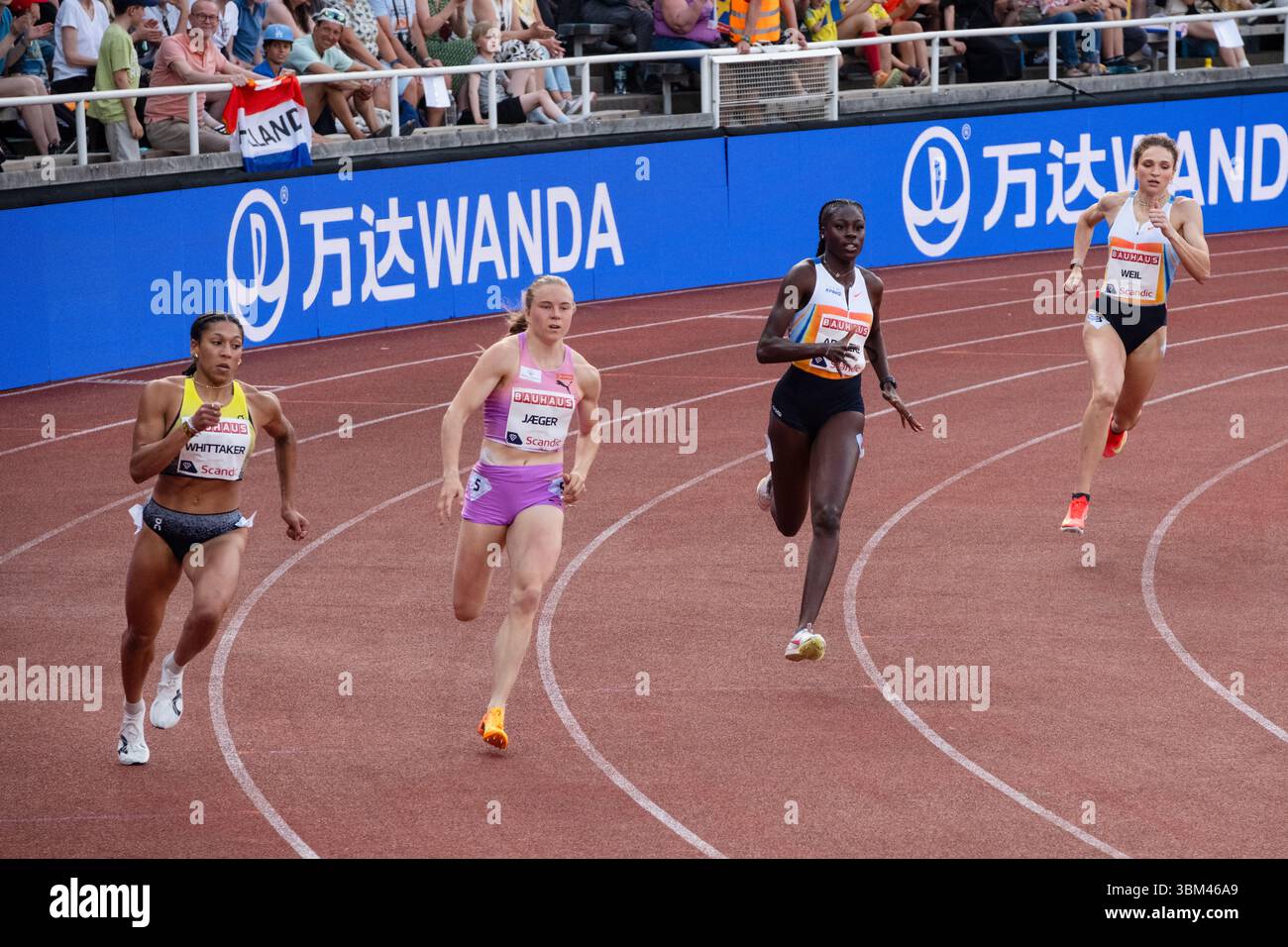 WOMEN'S 400M, DIAMOND LEAGUE 2025: Isabella Whittaker of the United ...