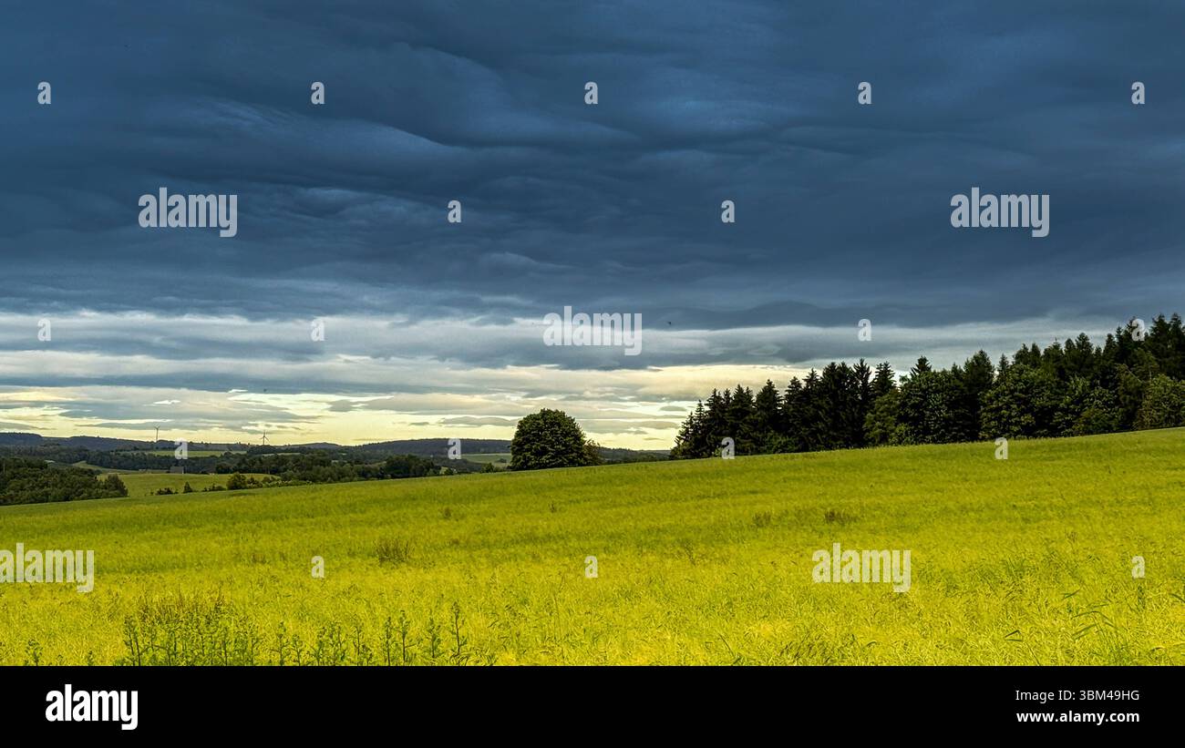 Wer heute Abend einen Blick gen Himmel gewagt hat, war von ...