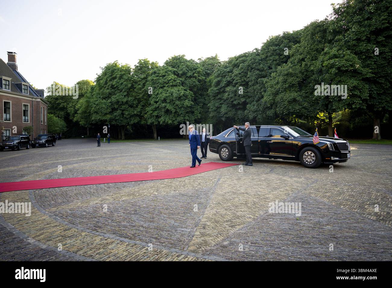 DEN HAAG - U.S. President Donald Trump arrives at Huis Ten Bosch Palace ...