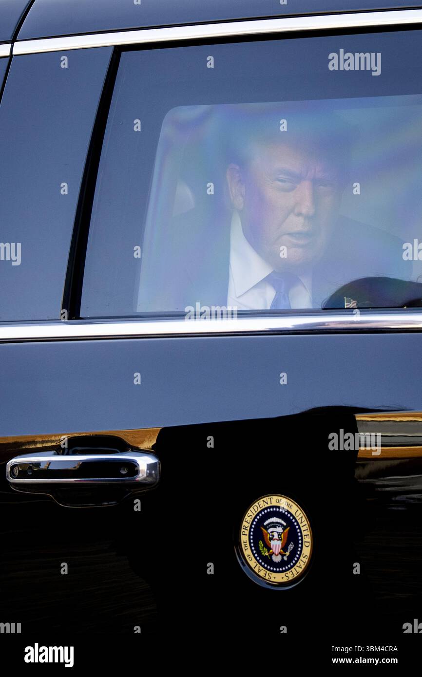 DEN HAAG - U.S. President Donald Trump arrives at Huis Ten Bosch Palace ...