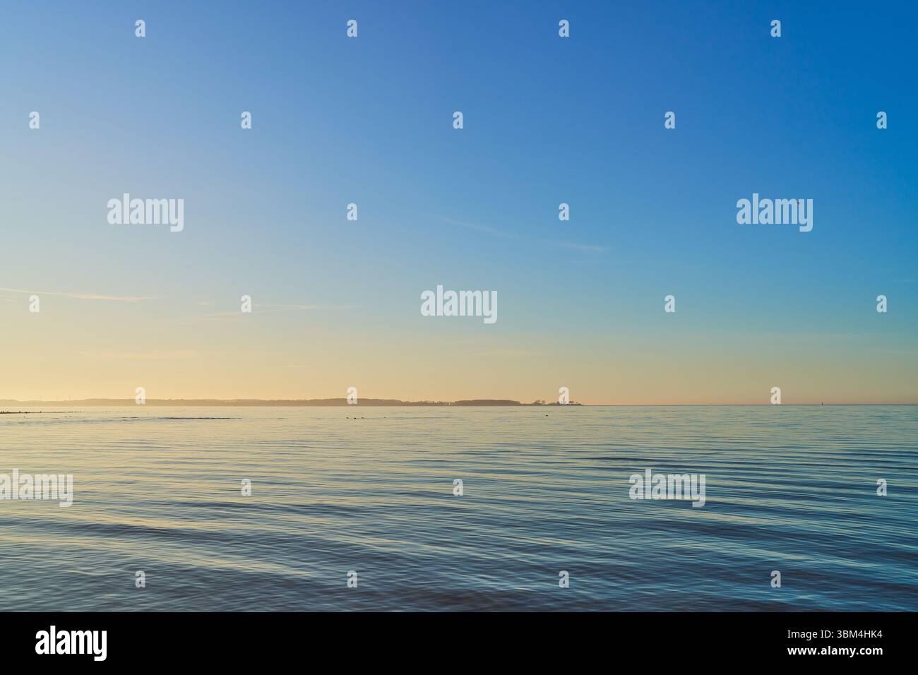 Beautiful calm sea sunset hi-res stock photography and images - Alamy