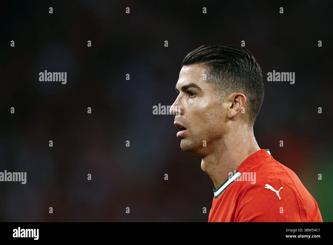 Cristiano ronaldo side profile hi-res stock photography and images - Alamy