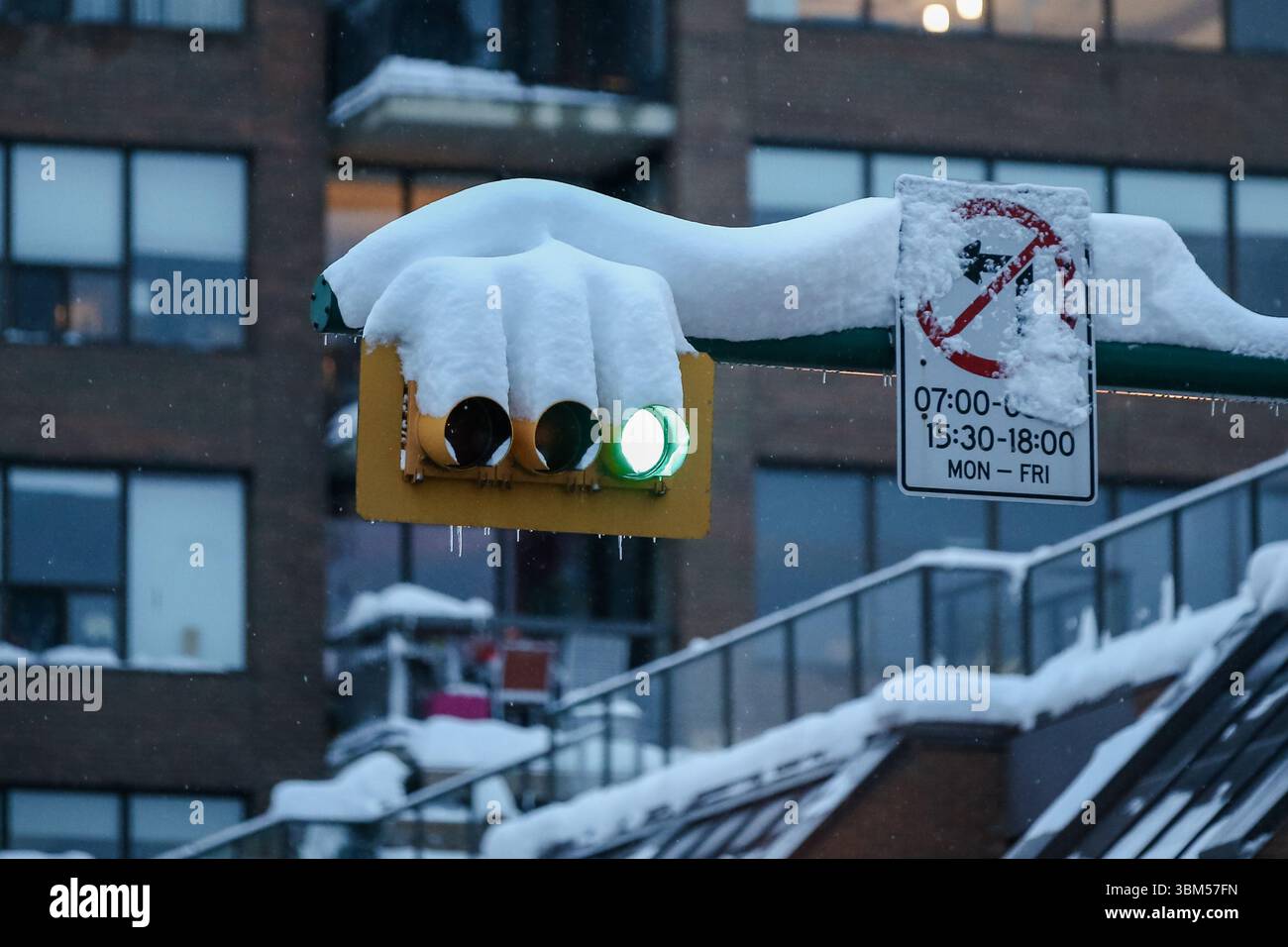 Snow build up on traffic signals in Calgary along the Elbow River ...