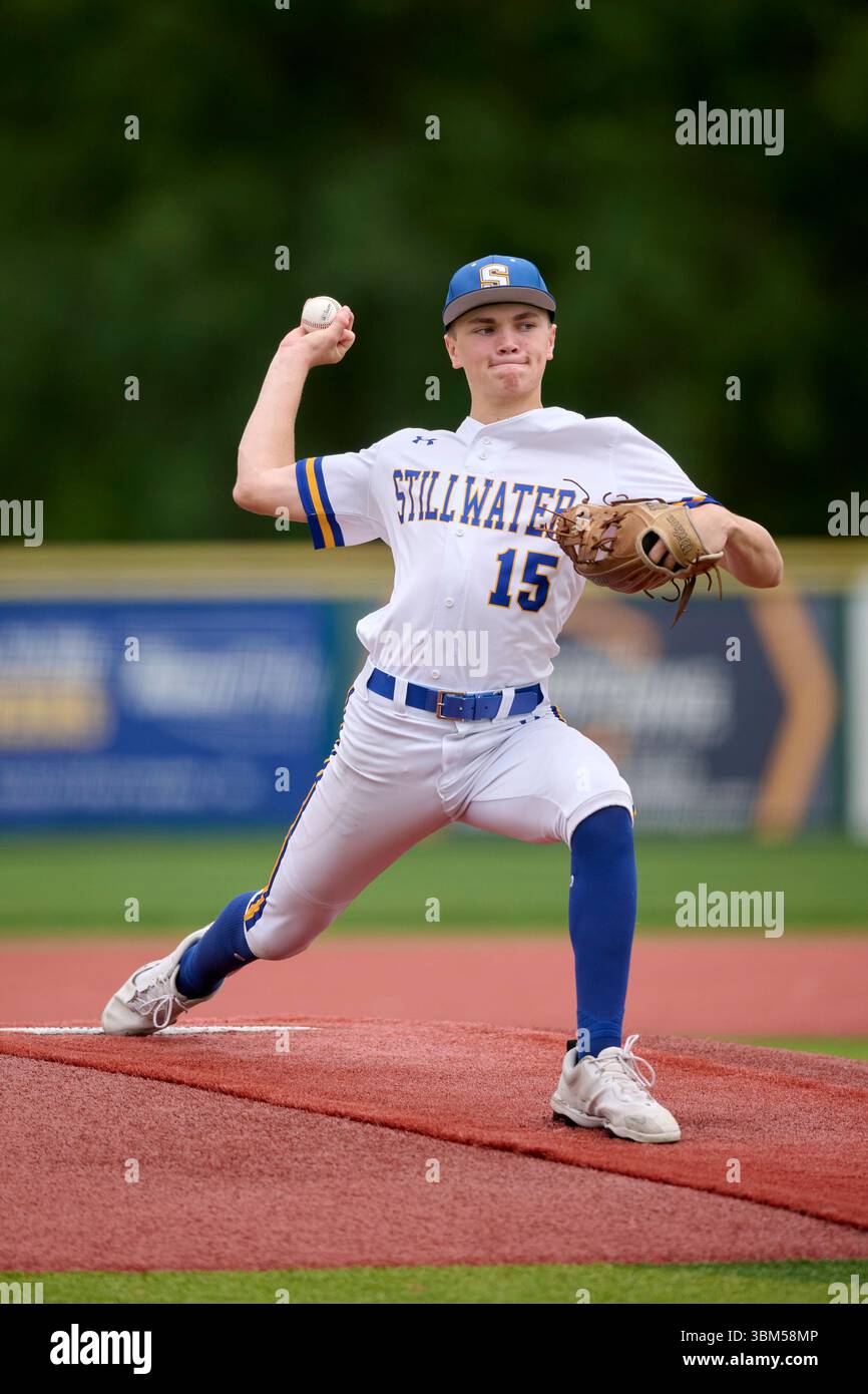 Stillwater Pioneers pitcher CJ Allee (15) during a High School baseball ...