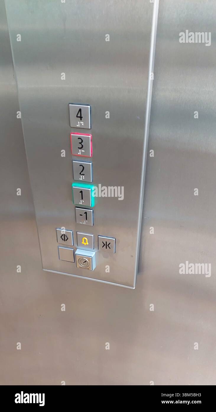 Elevator indication hi-res stock photography and images - Alamy