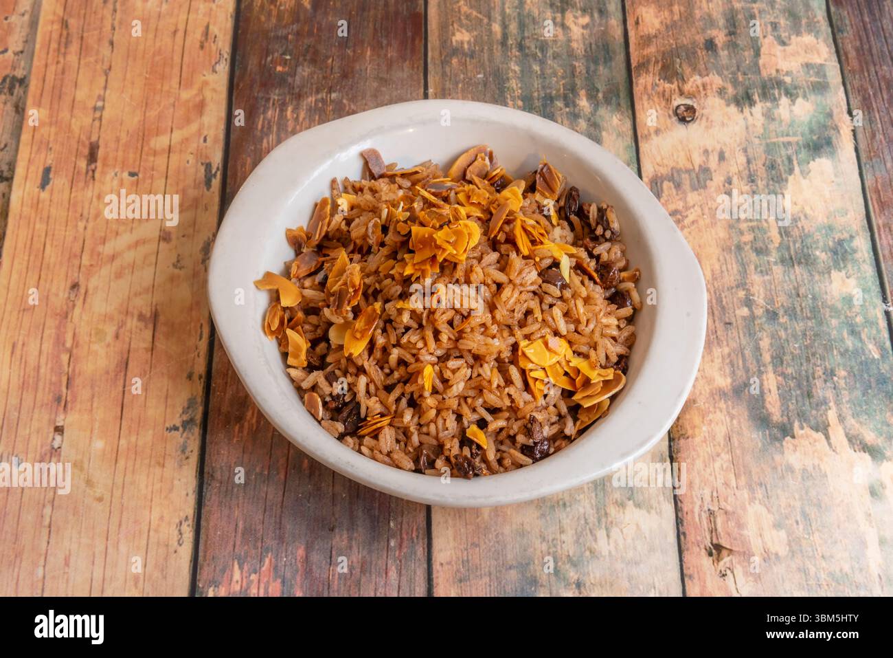 Fried rice is an iconic dish of Chinese cuisine, popularized in the ...