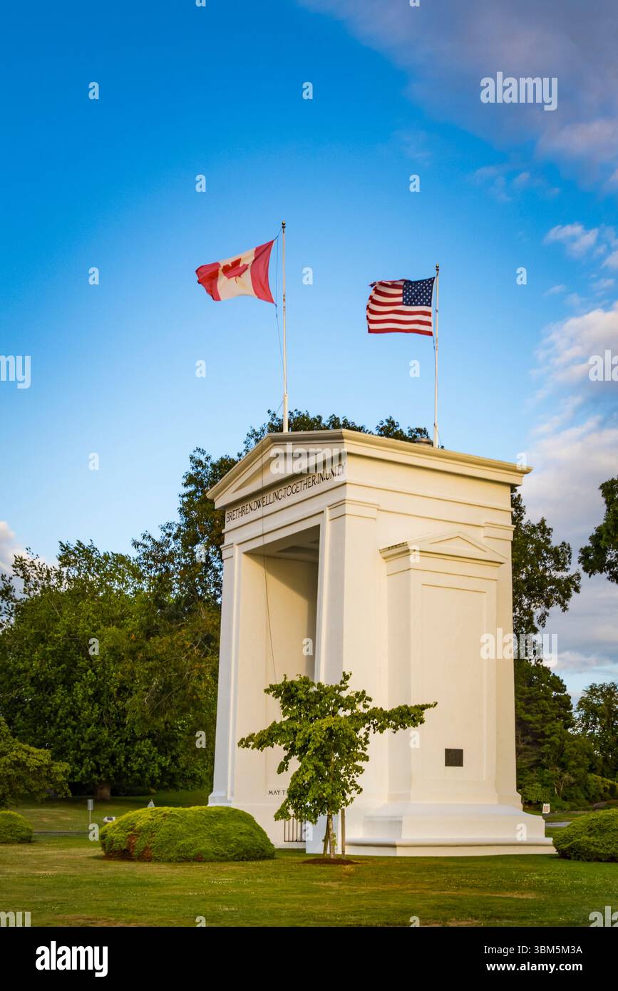 Peace Arch, US-Canada border at Blaine, Washington State, USA Stock ...