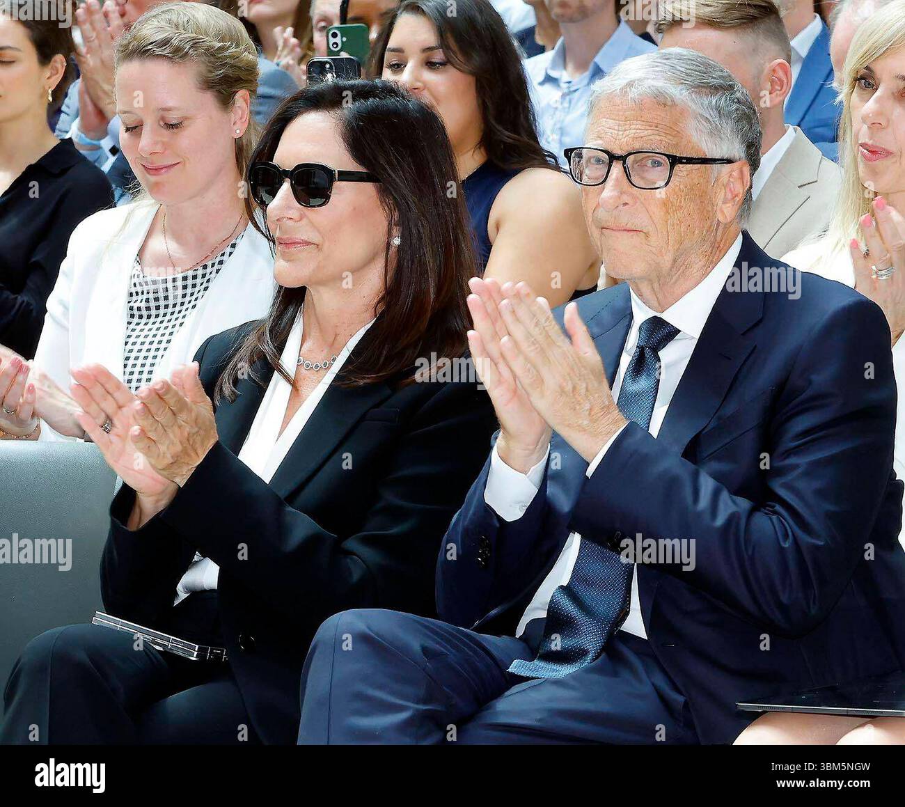 Paula Hurd und Bill Gates bei der Verleihung des Rathenau Preis am 23. ...